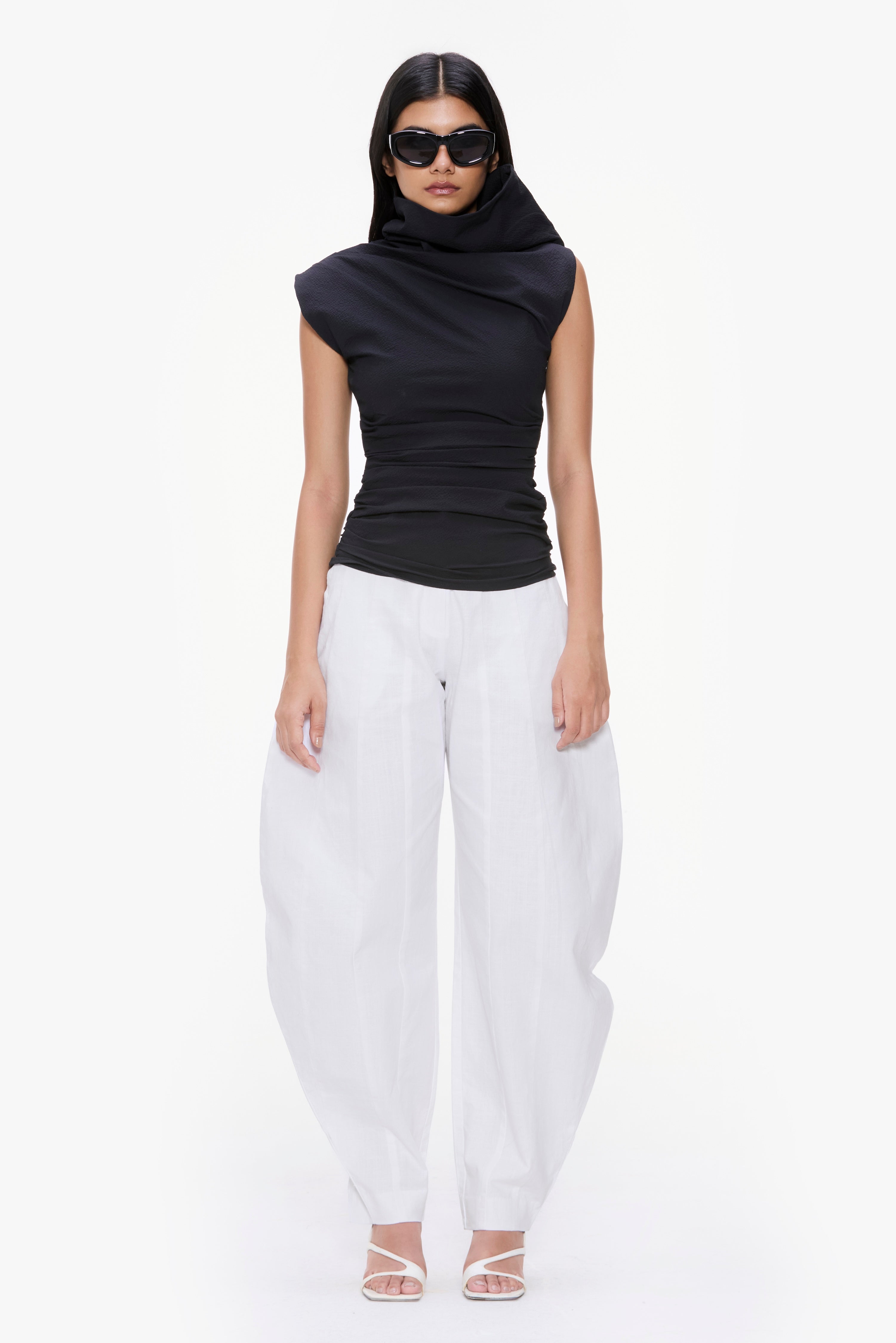 Charcoal & Chalk Asymmetrical Barrel Set – Qua
