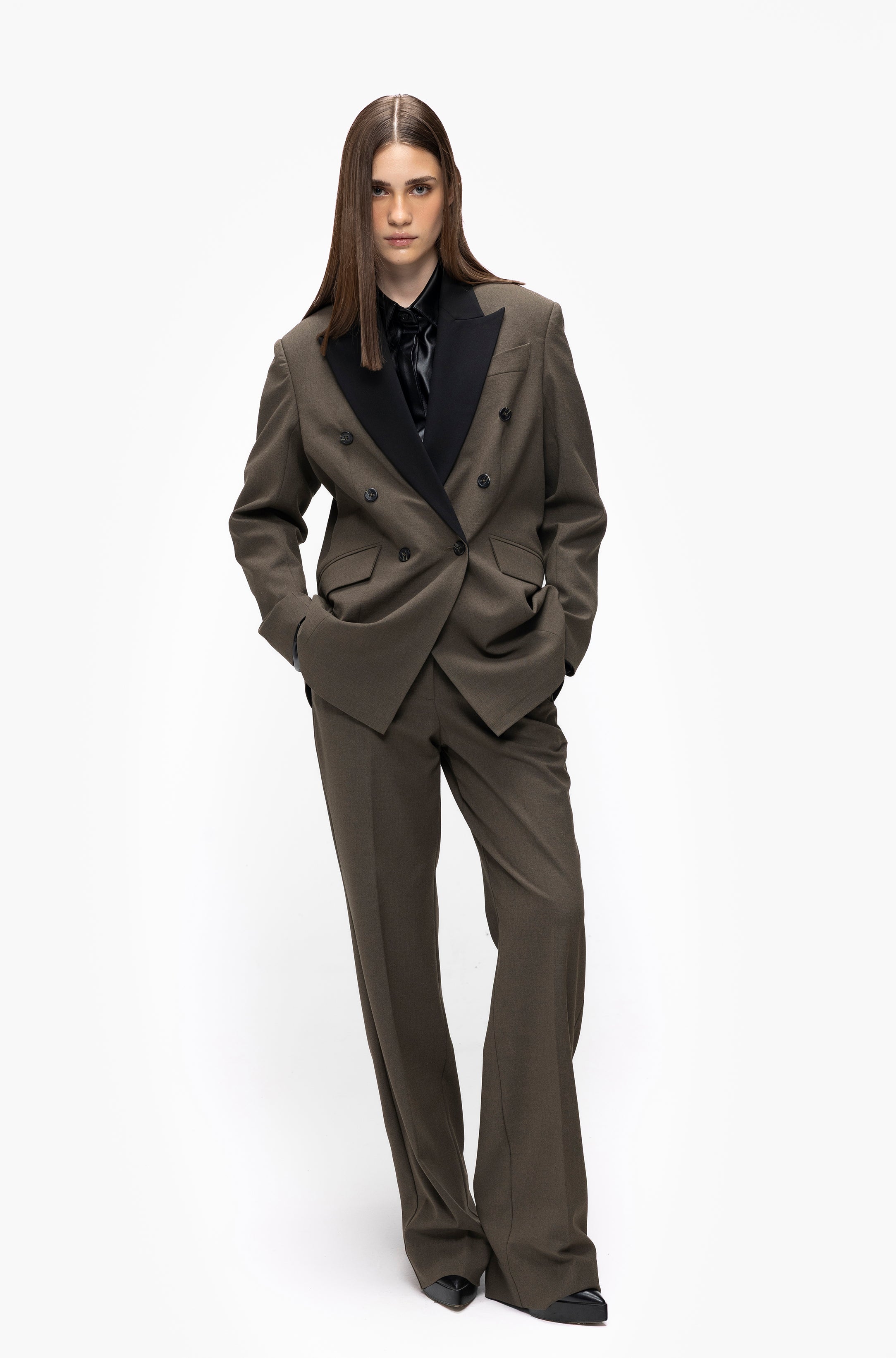 Cedar & Black Peak Double-Breasted Suit – Qua